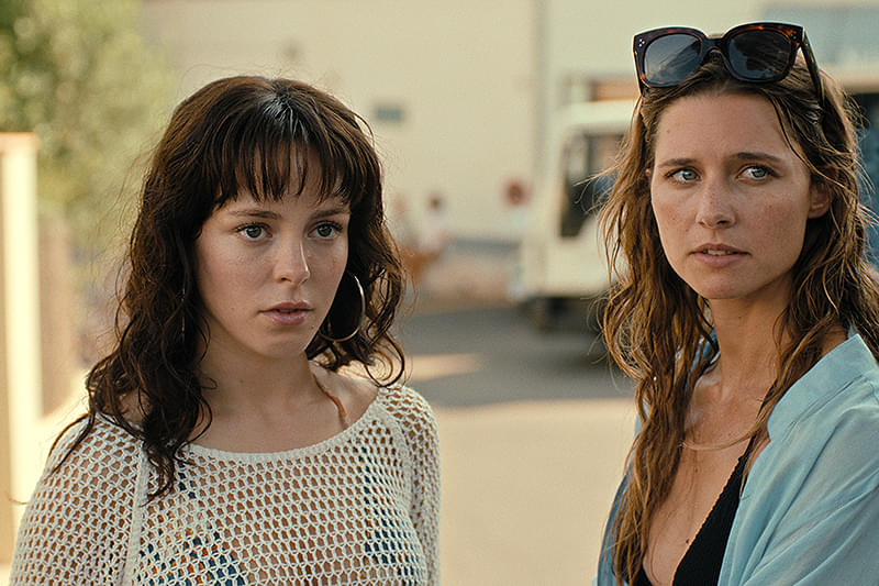 フォール・フォー・ミー : 作品情報・キャスト・あらすじ - 映画.com