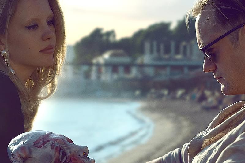 インフィニティ・プール : 作品情報・キャスト・あらすじ・動画 - 映画.com